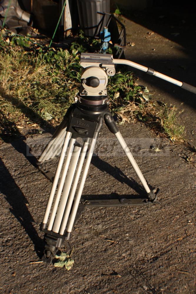 BB List - ITEM 71138, Vinten Vision 22 head with three stage Tripod ...